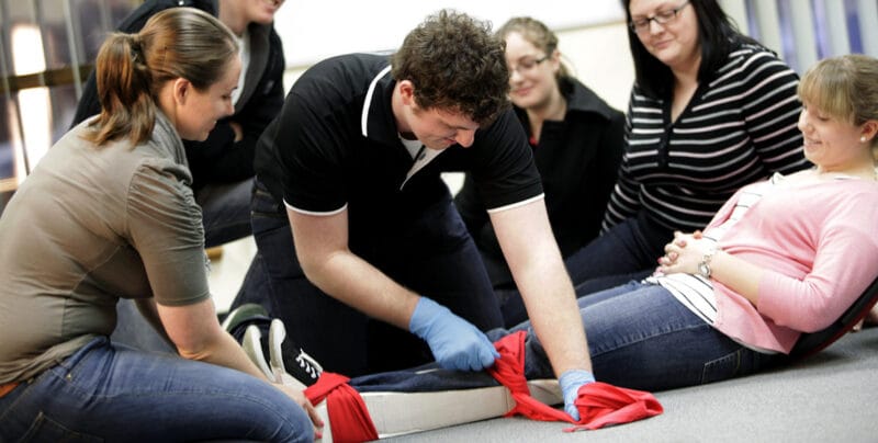 Extended First Aid | Comprehensive first aid 12-hr programme